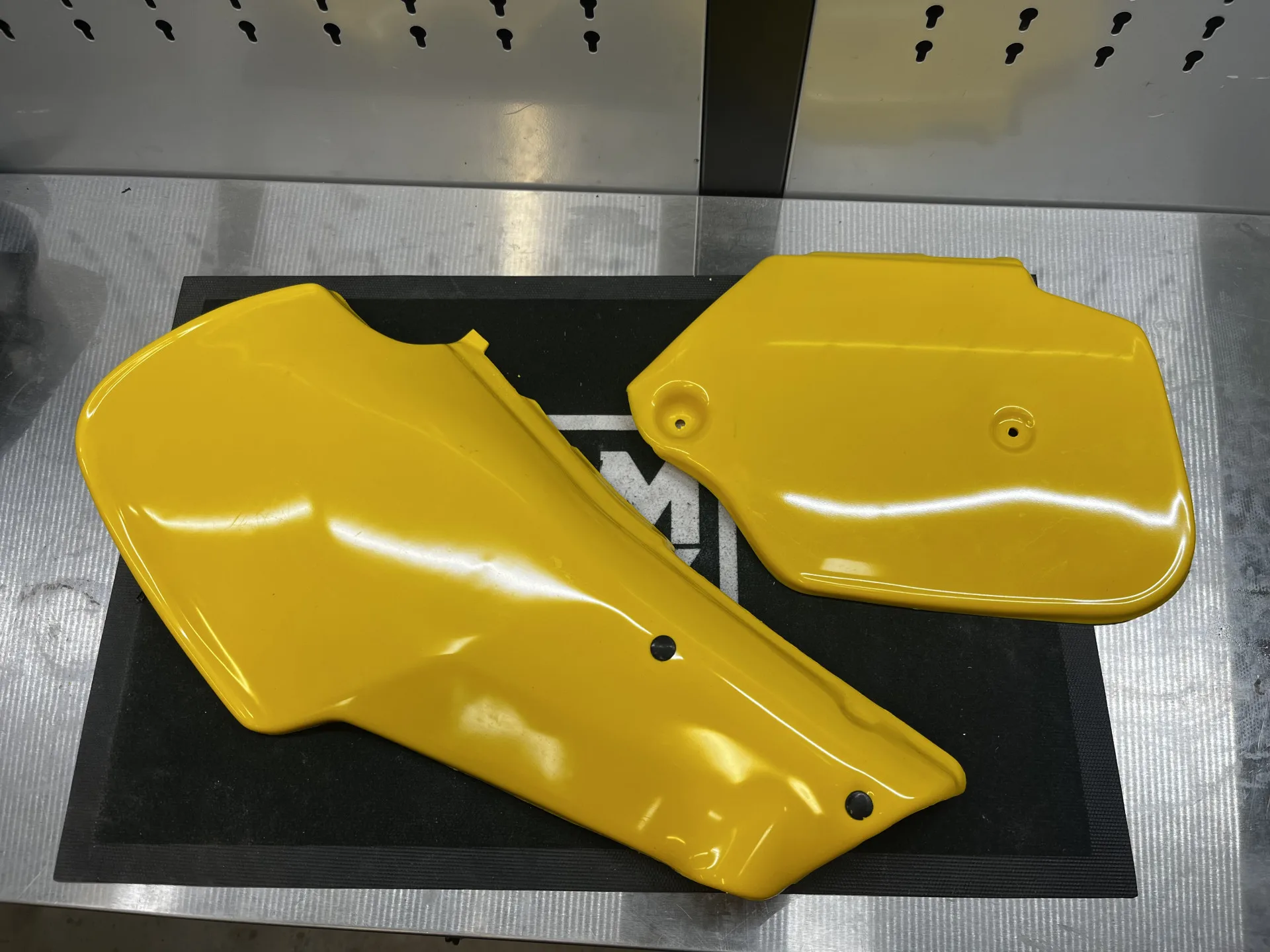 rm 125/250 1984/84 side covers – Kox MX